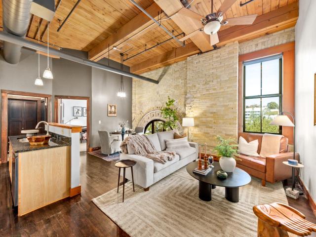 1818 N Water St, Unit 206