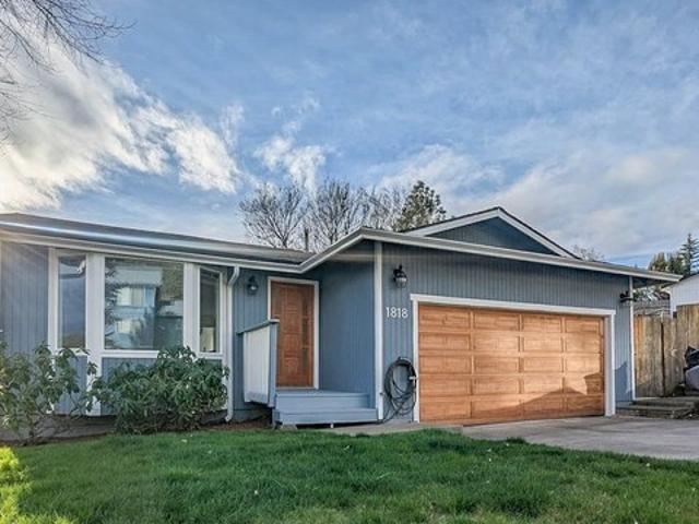 1818 NE Todd St, Roseburg, OR 97470