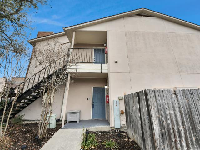 1818 Augusta Dr, Unit 14, Houston, TX 77057 | MLS #54286 | Compass