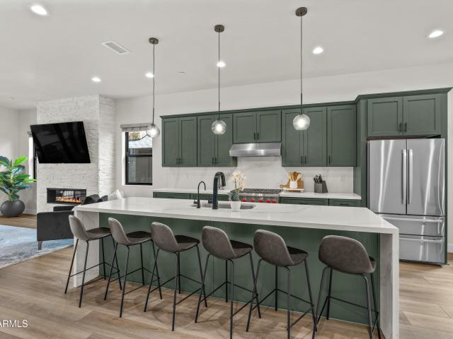 1818 e magnolia drive