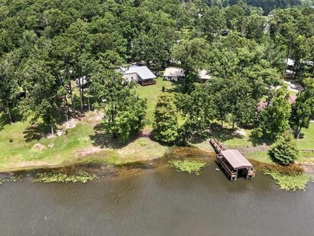 1818 Lakeshore Dr, Hemphill, TX 75948