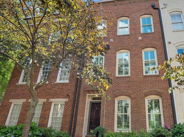 1818 Potomac Greens Dr, Alexandria, VA 22314