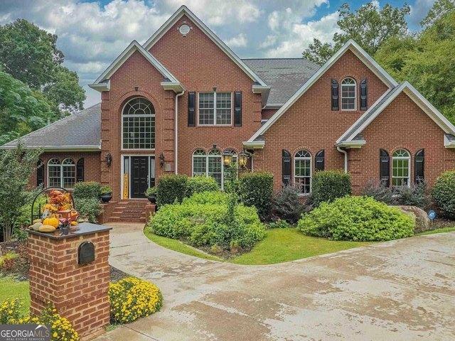1818 Stoney Crest Dr, Elberton, GA 30635