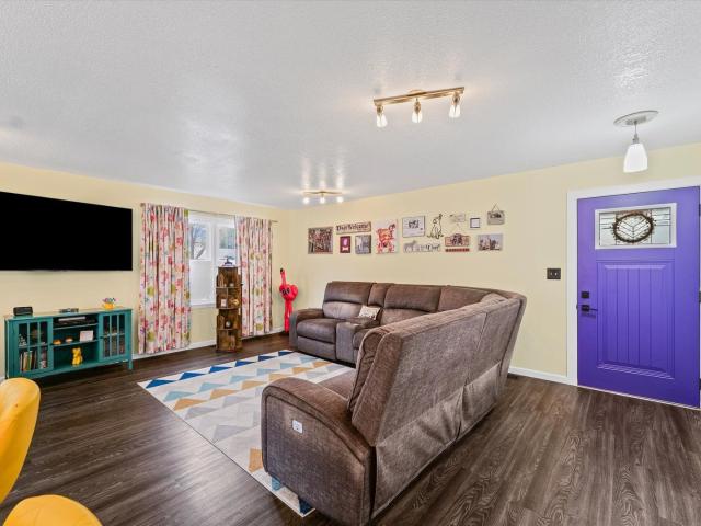 1818 Stratford Drive