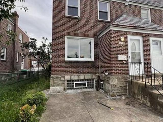 1818 Strahle St, Philadelphia, PA 19152