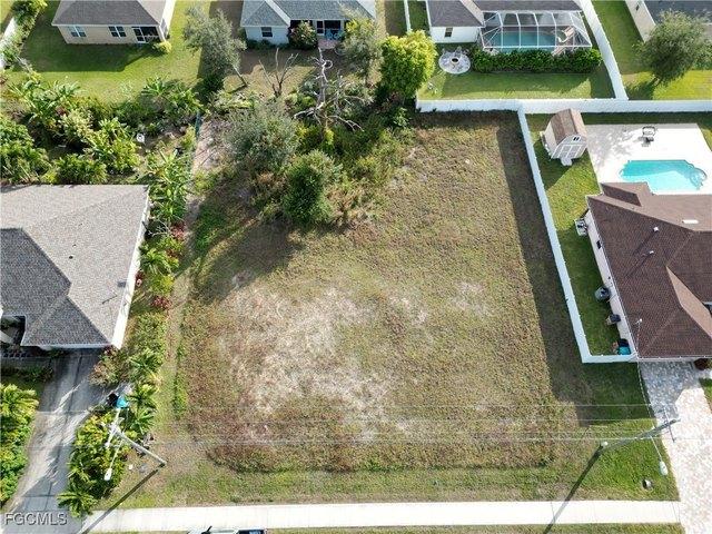 1818 SW Trafalgar Pkwy, Cape Coral, FL 33991