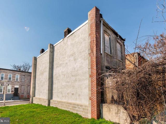 1818 W Fairmount Avenue