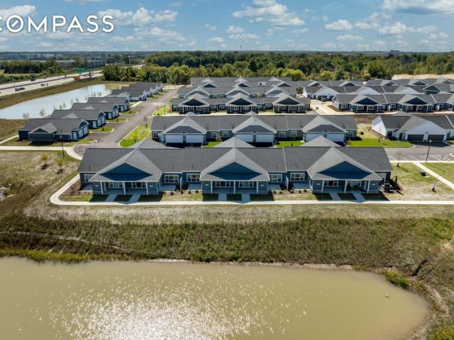 1818 W Mildenhall Dr 1903, Oak Creek, WI