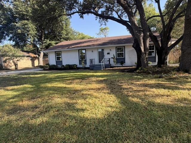 1818 Walnut Ave, Carrollton, TX 75006