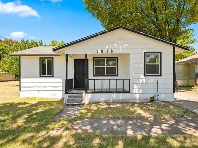 1818 Willis Ln, Bellmead, TX 76704