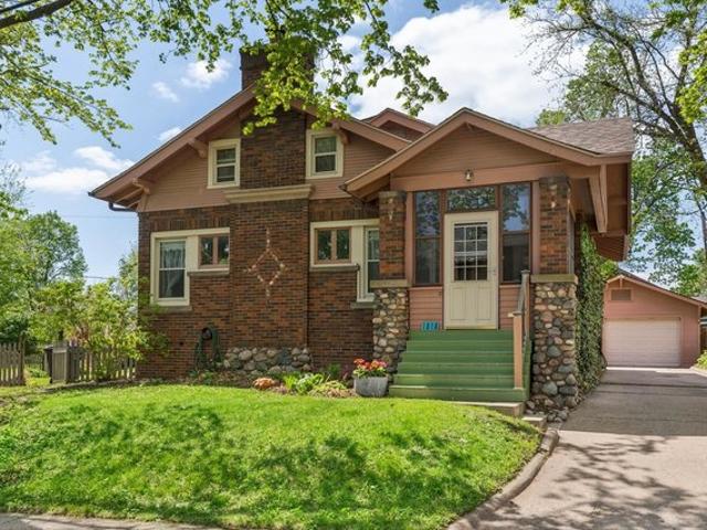 1818 23rd St, Rock Island, IL 61201