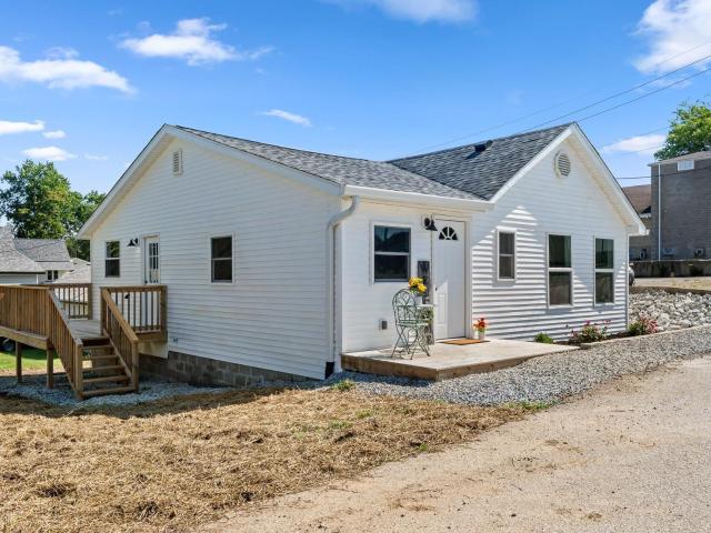 1819 Magnolia Lane