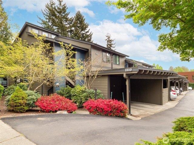 1819 N 107th St Unit 103, Seattle, WA 98133