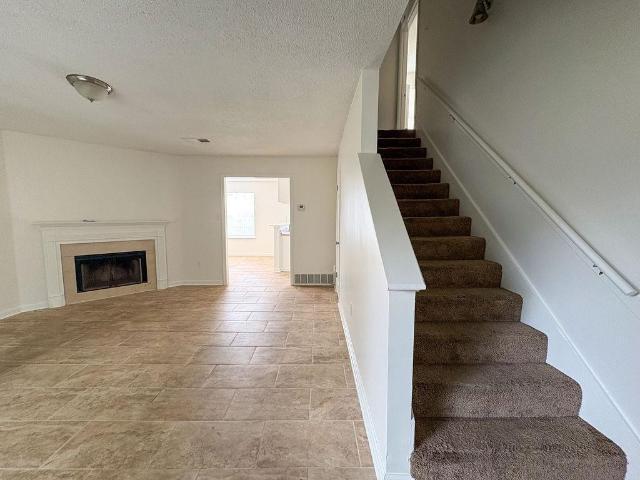 1819 black bear cir w