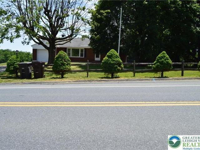 1819 Blue Barn Rd, South Whitehall Township, PA 18069