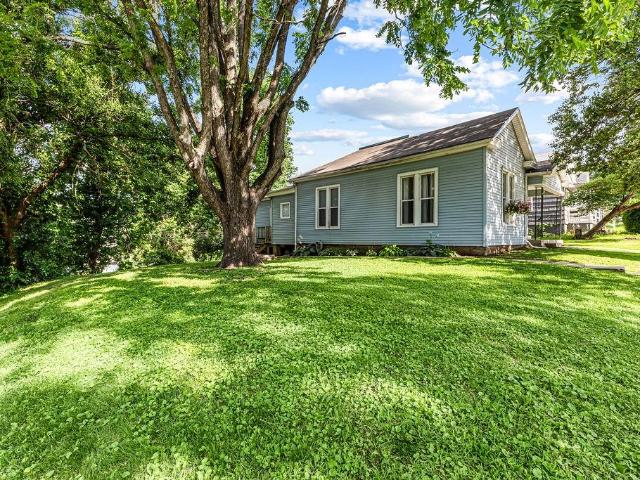1819 Dewey Avenue