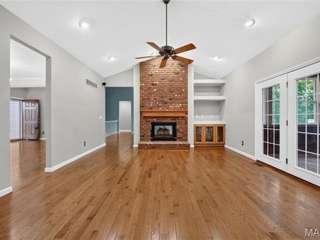 1819 Heather Glen Ct, Lake Saint Louis, MO 63367