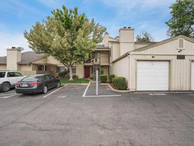 1819 S Cherokee Ln #79, Lodi, CA 95240