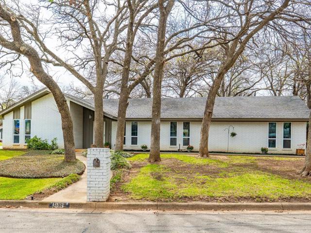 1819 W Cedar Elm Drive