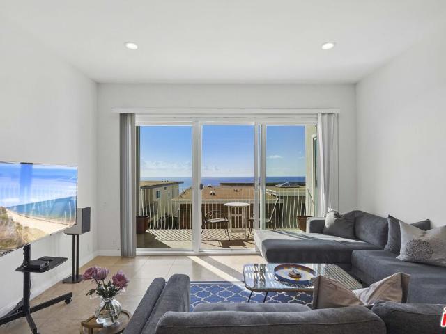 18103 Coastline Dr, Unit 7, Malibu, CA 90265 | MLS #26749 | Compass