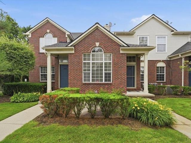 18101 Adri Cir, Walled Lake, MI 48390