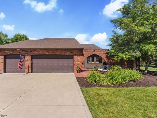 18101 Fern Canyon Dr, Strongsville, OH 44136