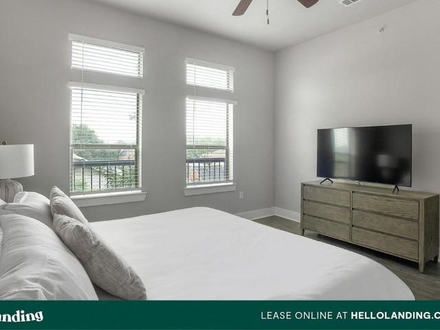 18101 Point Lookout Dr. 2 Bedroom Apartment for Rent at 18101 Point Lookout Dr, Nassau Bay, TX 77058 Nassau Bay