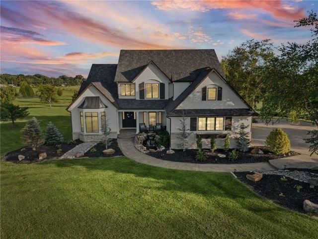 18101 S Sunset Dr, Olathe, KS 66062
