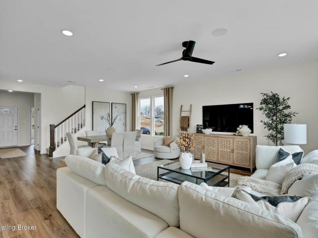 18109 Catalpa Hls Way