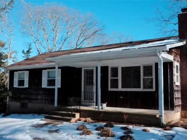 1810 N Oakwood Road, Laurel, NY 11948