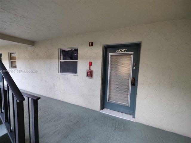 1810 N Lauderdale Ave Apt 2204, North Lauderdale, FL 33068