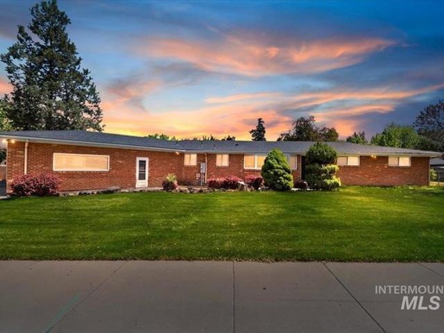 1810 N Maple Grove Rd, Boise, ID 83704