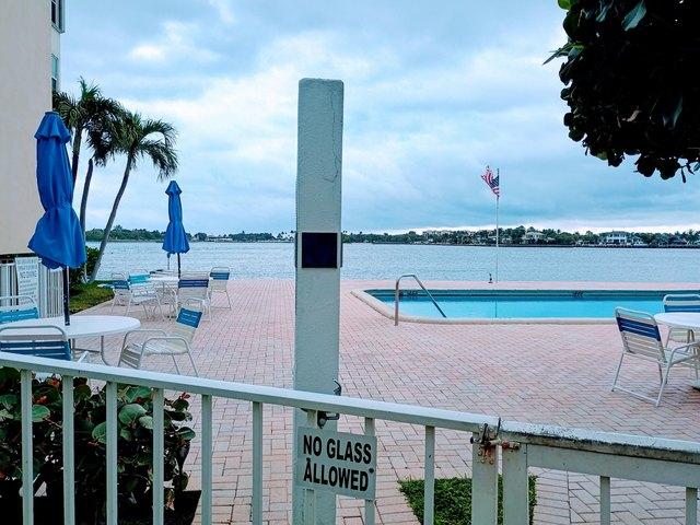 1810 New Palm Way Apt 215, Boynton Beach, FL 33435