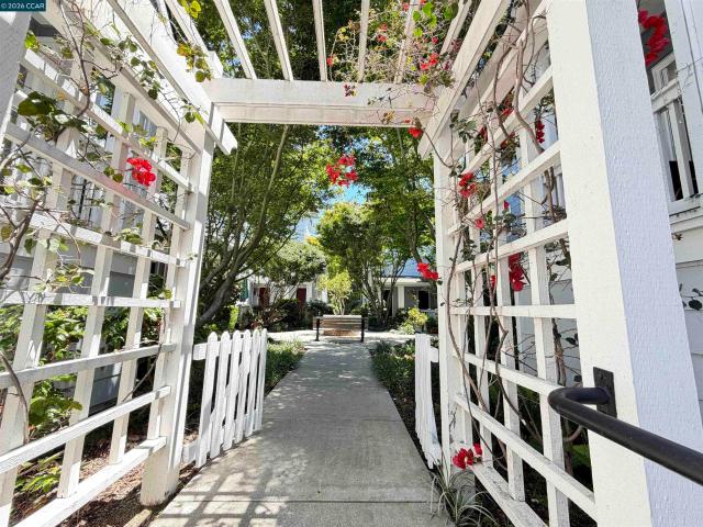 1810 Northshore Dr