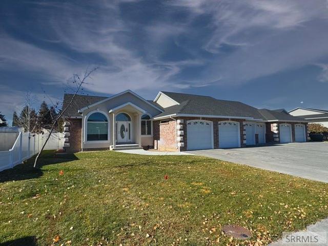 1810 Cabellaro Dr, Ammon, ID 83406