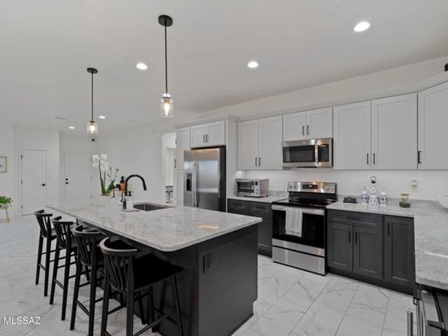 1810 Circulo Tortuga, Rio Rico, AZ 85648