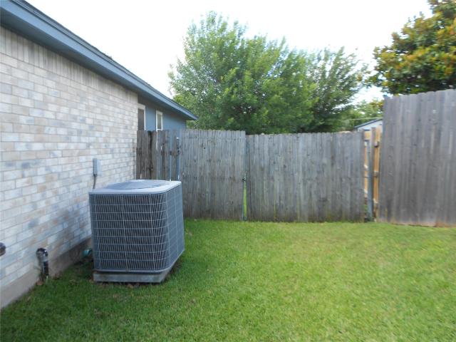 1810 Courtney Cv