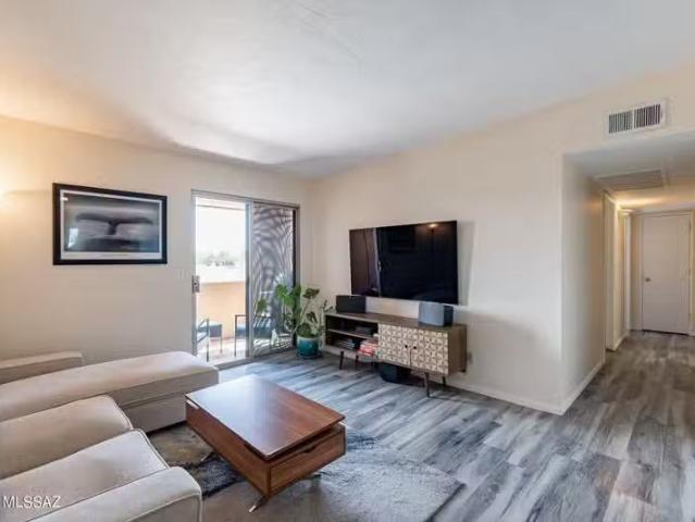 1810 E Blacklidge Dr #609, Tucson, AZ 85719 MLS 22421180