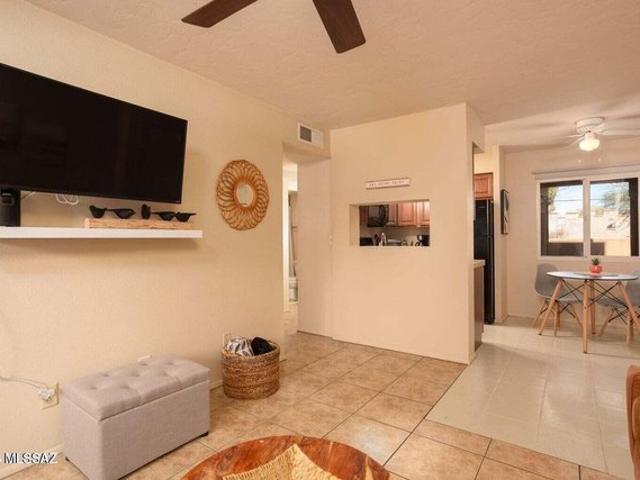 1810 E Blacklidge Dr Apt 106, Tucson, AZ 85719
