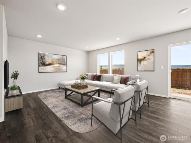 1810 Goldeneye Street