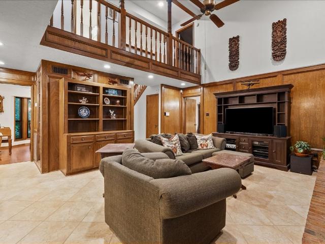 1810 Hunt Drive