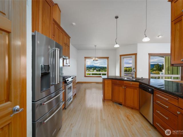 1810 Island View Place