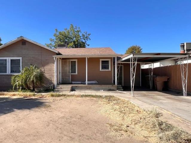 1810 LA France Dr, Bakersfield, CA 93304
