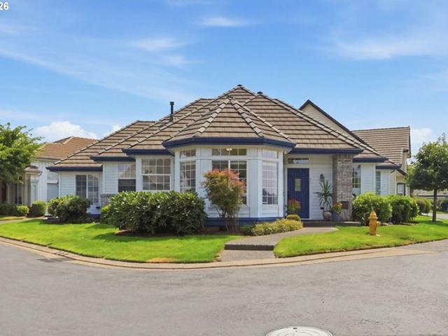 1810 Lake Shore Dr, Eugene, OR 97408