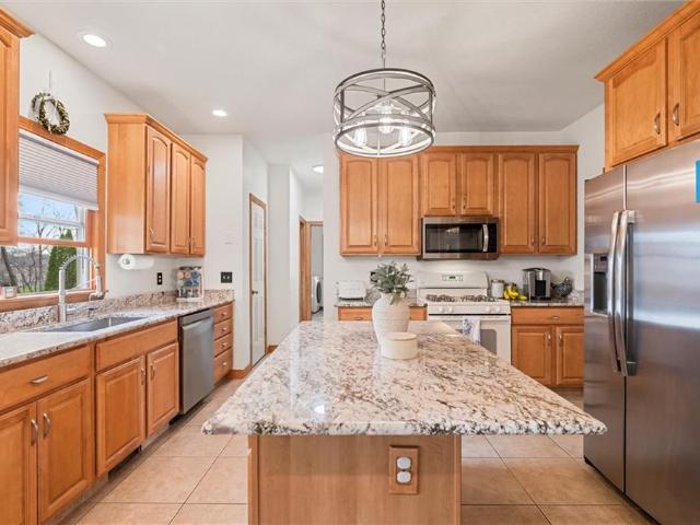 1810 Lori Ln, Hermitage, PA 16148 | Compass