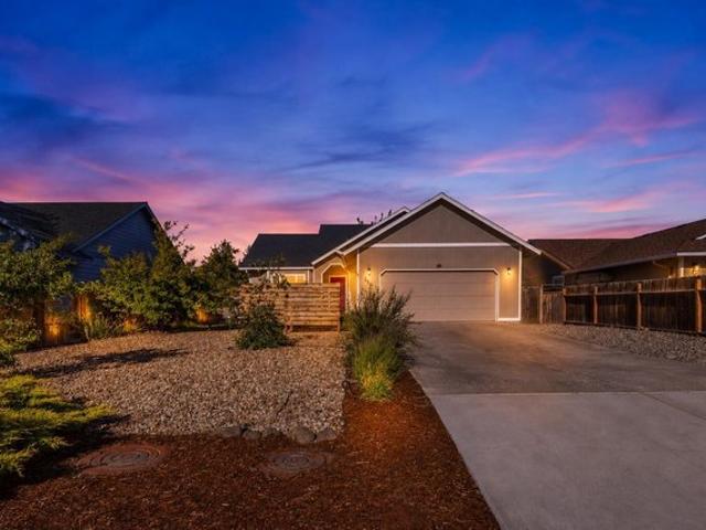 1810 SW 27th St, Redmond, OR 97756