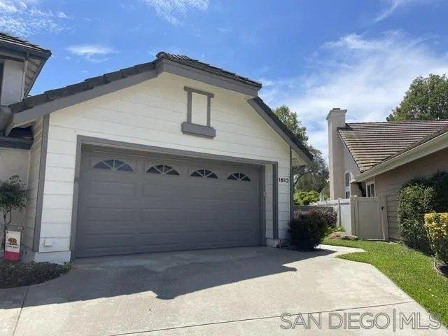 1810 Spyglass Cir, Vista, CA 92081
