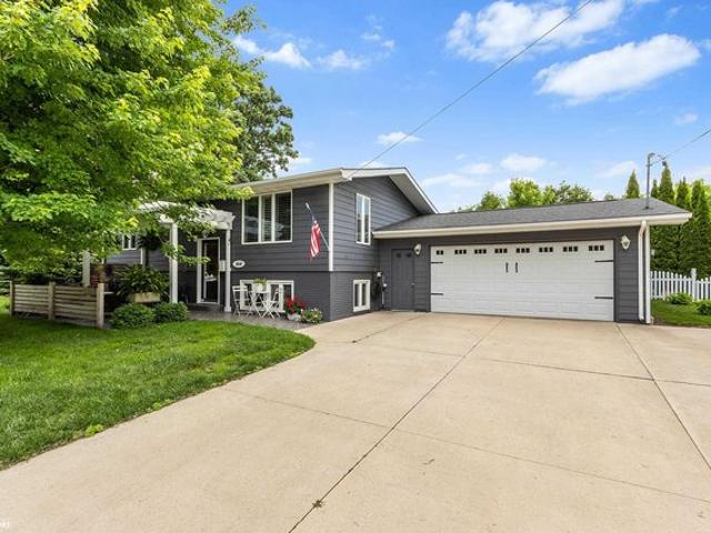 1810 W 7th Ave N, Clear Lake, IA 50428