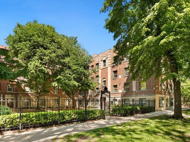 1810 W Chase Ave Apt 1, Chicago, IL 60626
