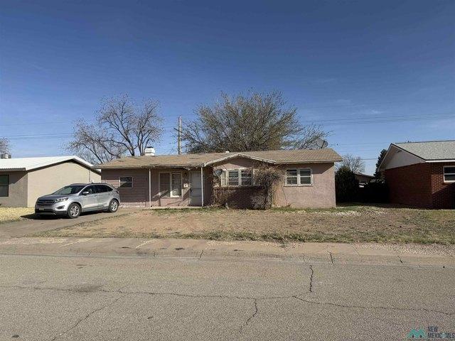 1810 W Feather St, Artesia, NM 88210